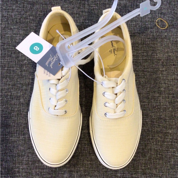 Universal Thread | Shoes | Nwt Universal Thread Light Yellow Textured ...